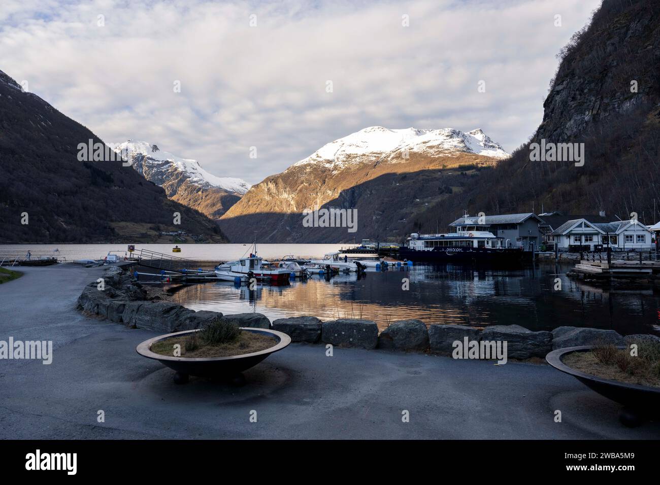 Geiranger, Norvège. 6 novembre 2023. Vue panoramique sur la zone ...