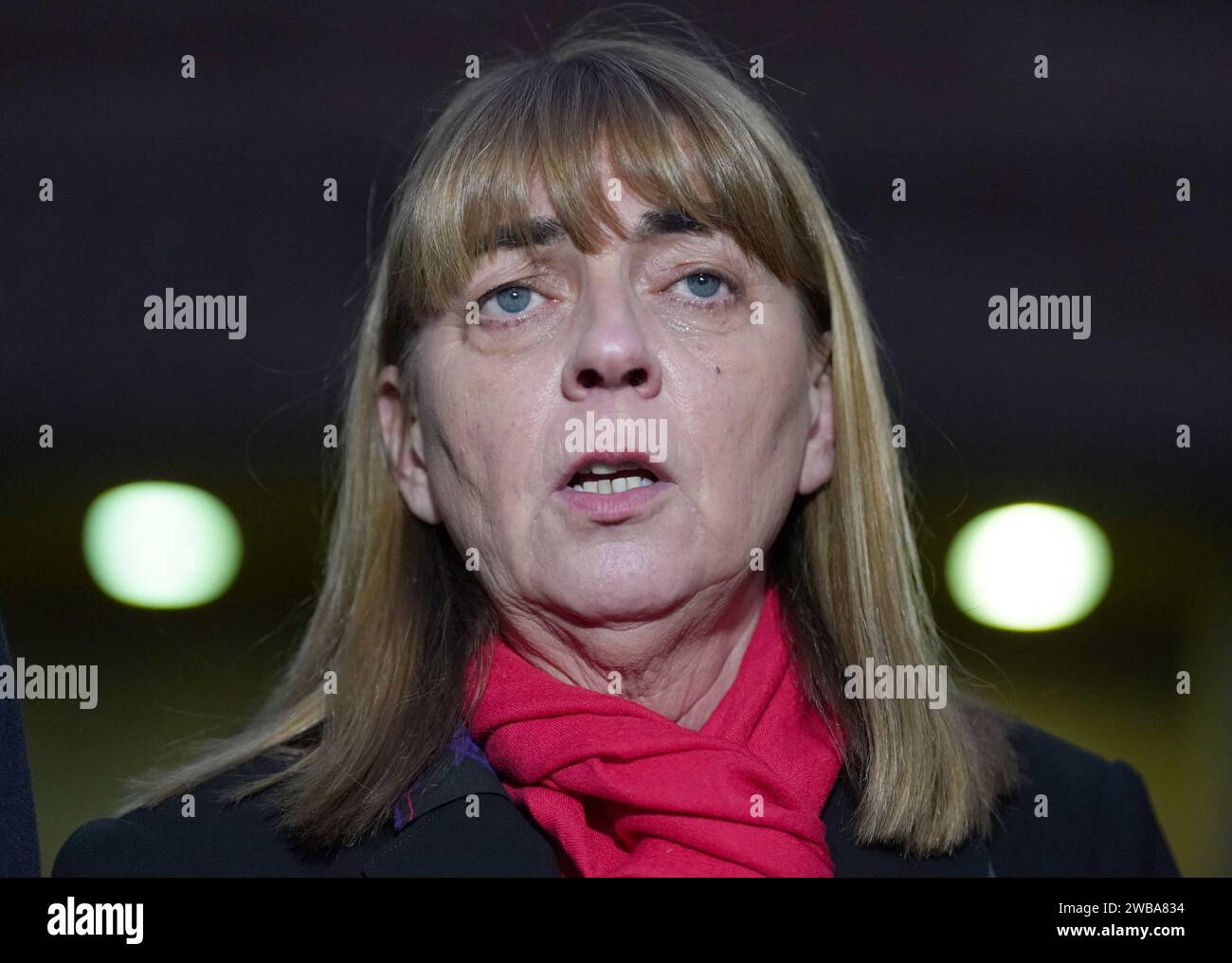 Linda Allan, la mère de Katie Allan, s'adresse aux médias à l'extérieur ...