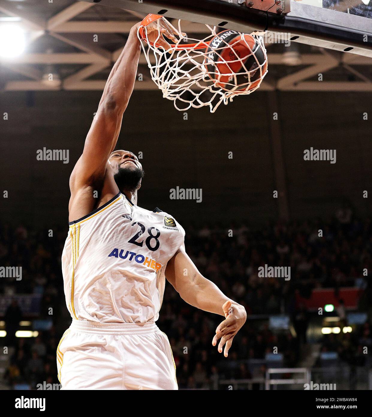 Guerschon Yabusele (Real Madrid, #28) punktet. GER, FC Bayern ...