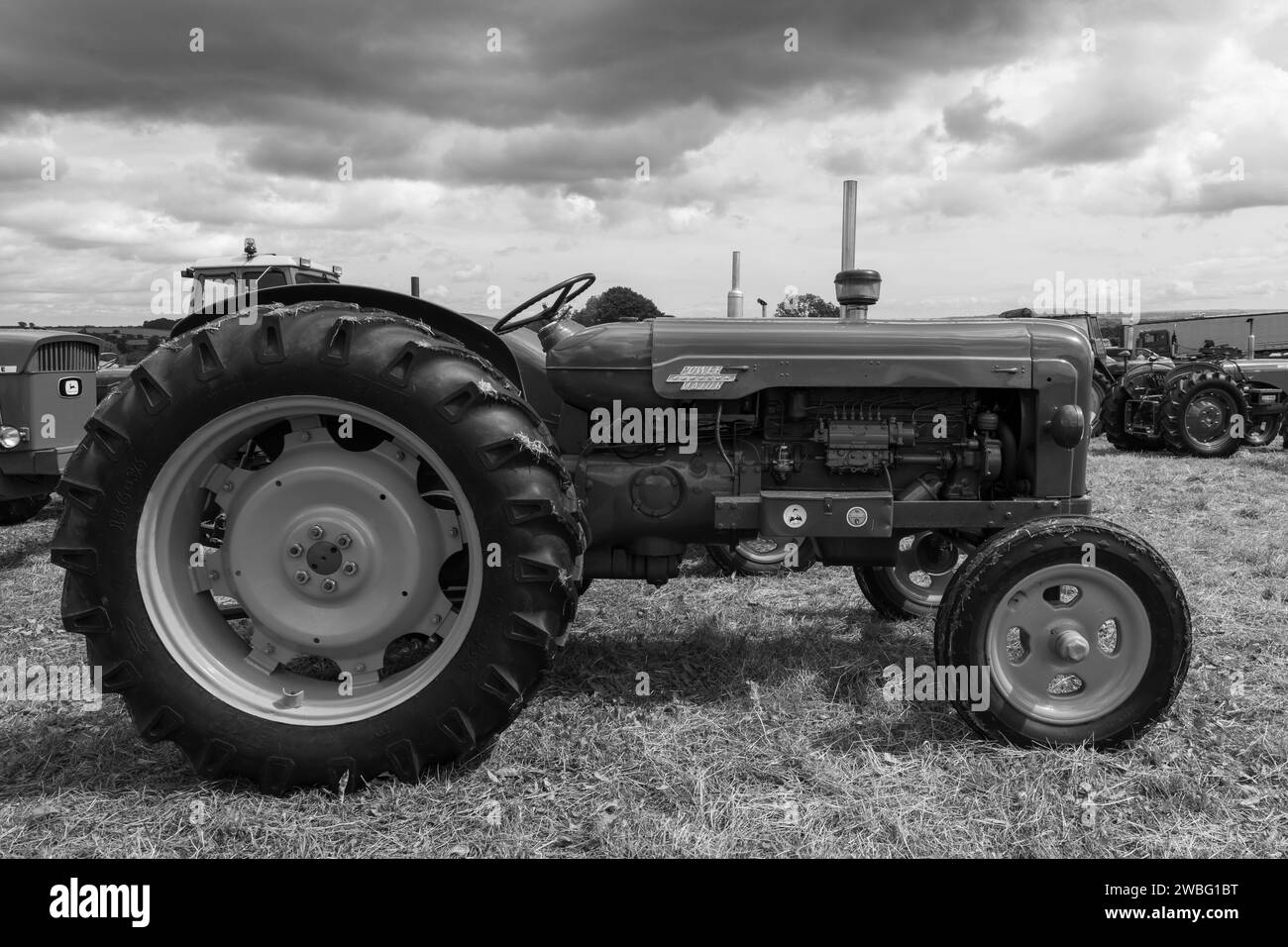 Old classic fordson major tractor Banque d'images noir et blanc - Alamy