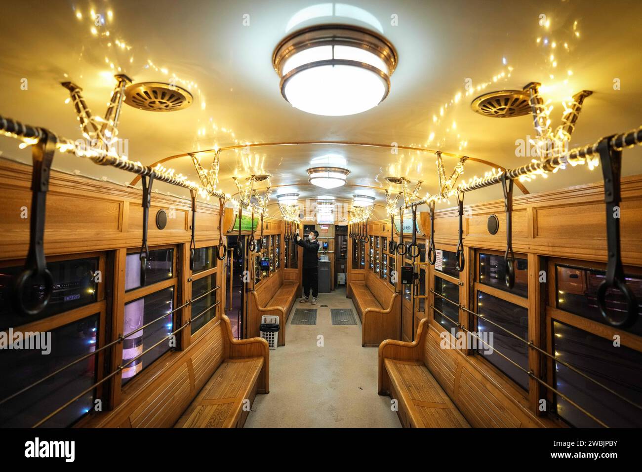 Dalian, province chinoise du Liaoning. 8 janvier 2024. Le chauffeur de ...