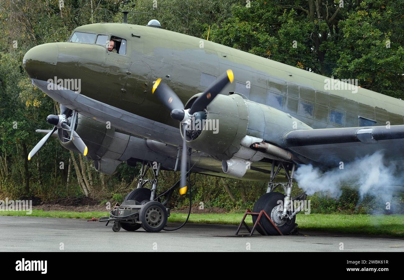 Douglas dc 3 ww2 Banque de photographies et d’images à haute résolution ...