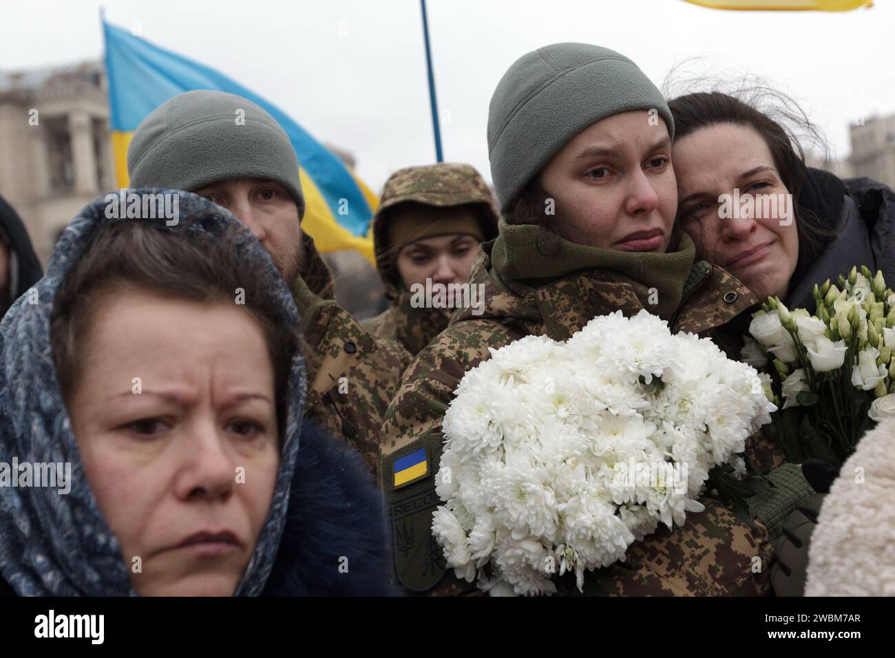 KIEV, UKRAINE - 11 JANVIER 2024 - les personnes en deuil rendent ...