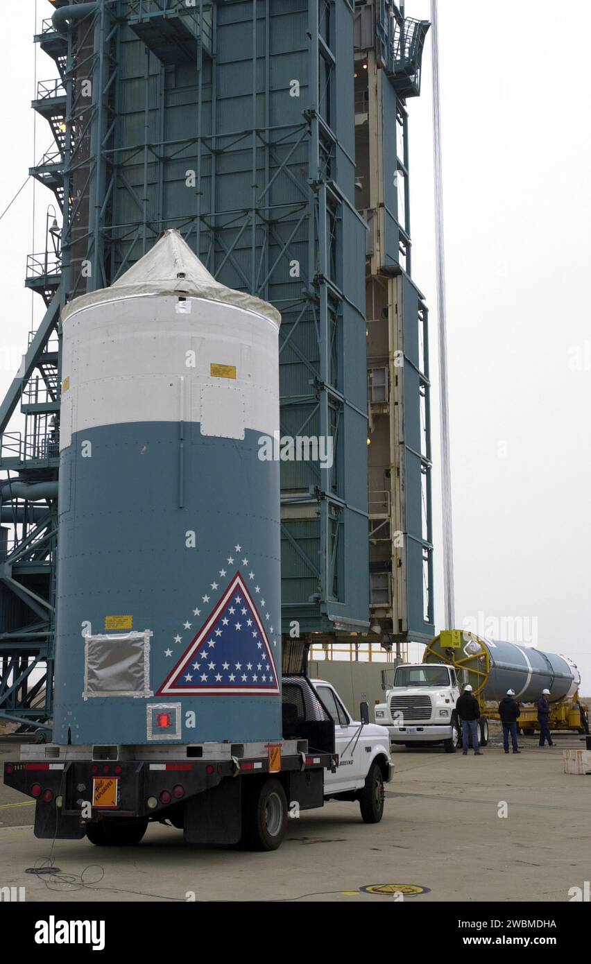 BASE AÉRIENNE DE VANDENBERG, CALIF. - Au Space Launch Complex 2 de la NASA sur la base aérienne ...
