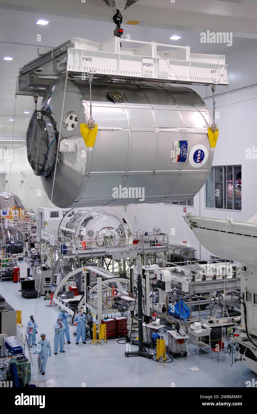 CENTRE SPATIAL KENNEDY, FLA. - Dans l'installation de traitement de la ...