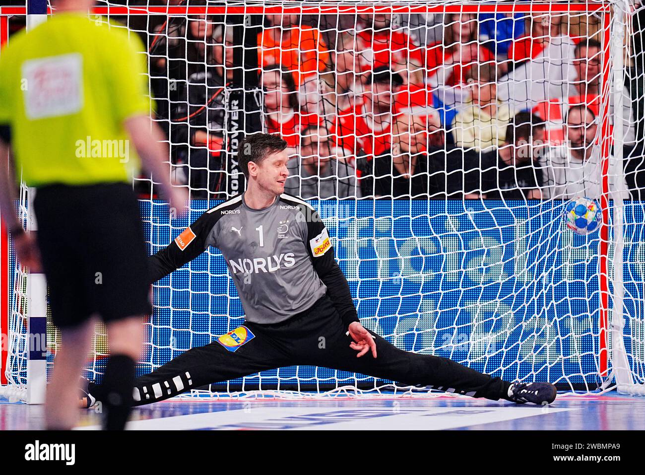 Denmarks Niklas Landin lors du match masculin de l'EHF Euro 2024 entre ...