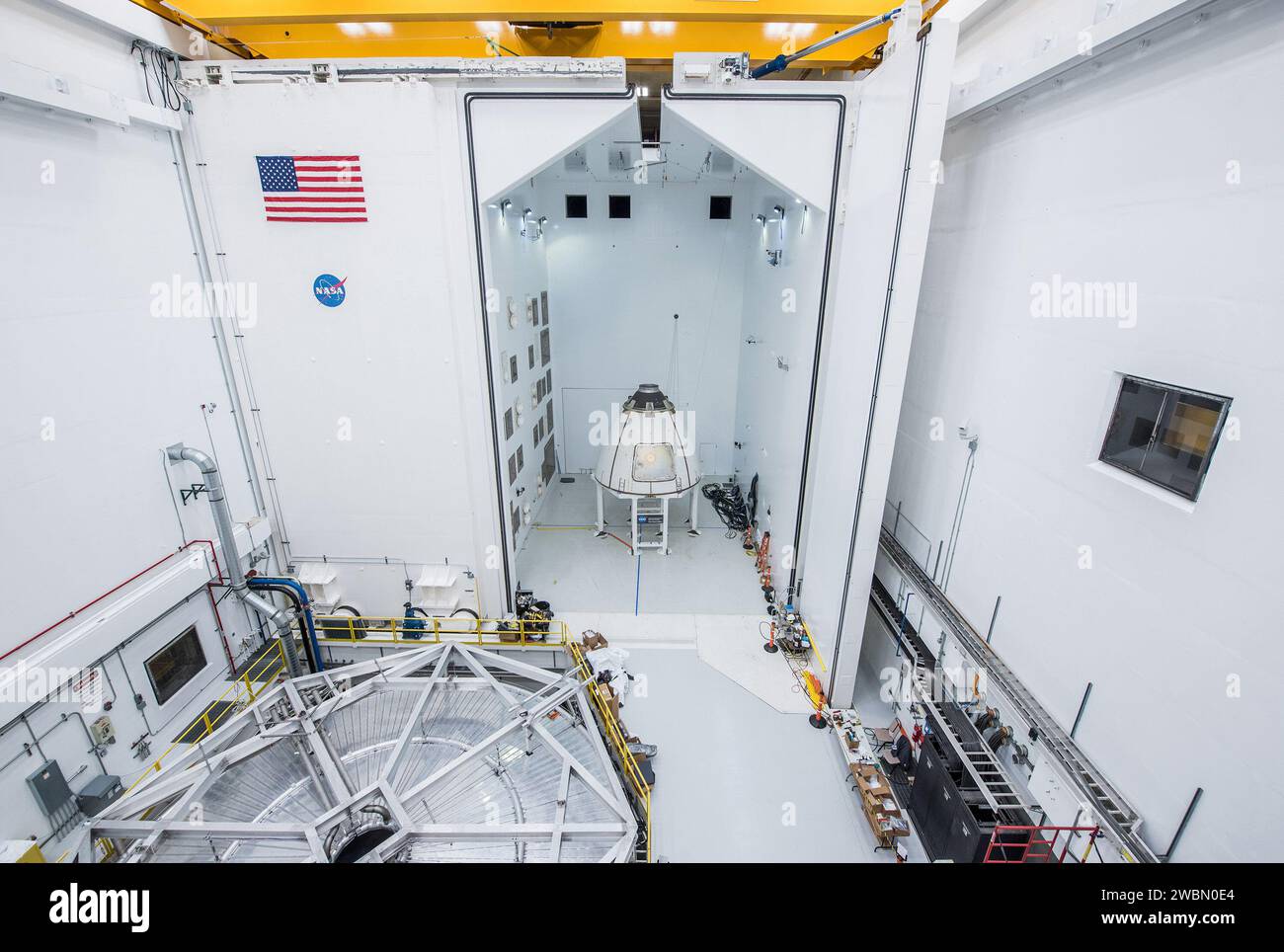 Les panneaux d'ogive protègent le module d'équipage d'Orion des ...