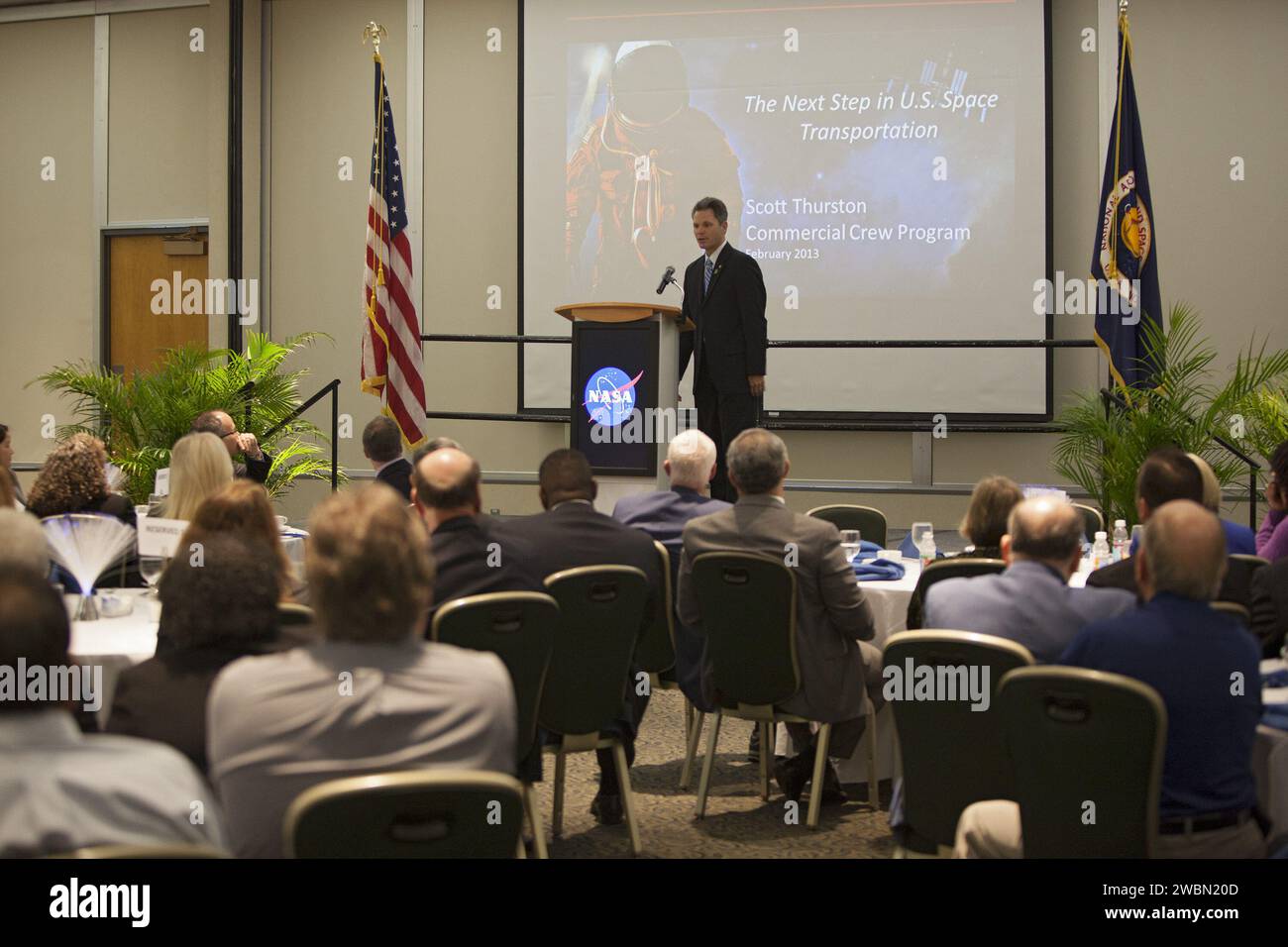 CAP CANAVERAL, Floride. -- Scott Thurston, directeur du bureau d ...