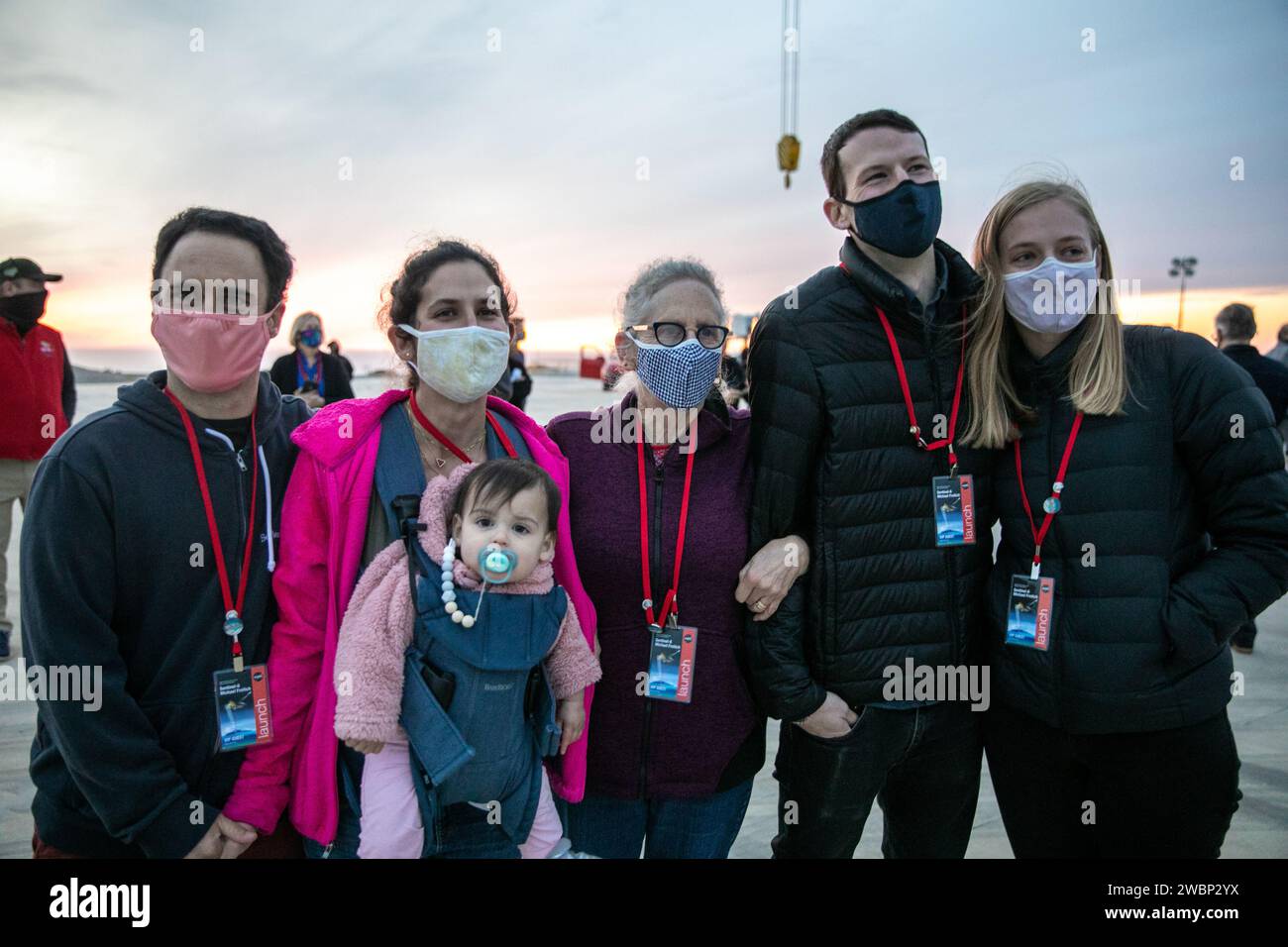 Les membres de la famille du Dr Michael Freilich, pour qui le satellite ...