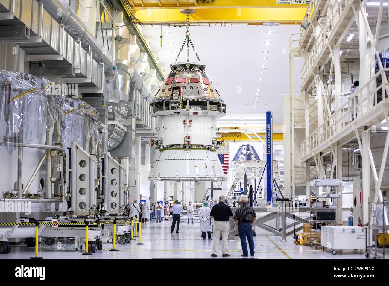 Les techniciens du Kennedy Space Center de la NASA en Floride ...