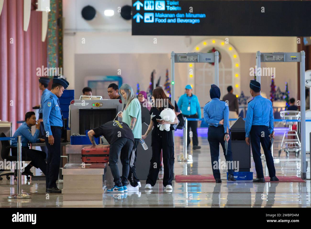 Jakarta, Indonésie - 6 janvier 2024 : des passagers en provenance de ...