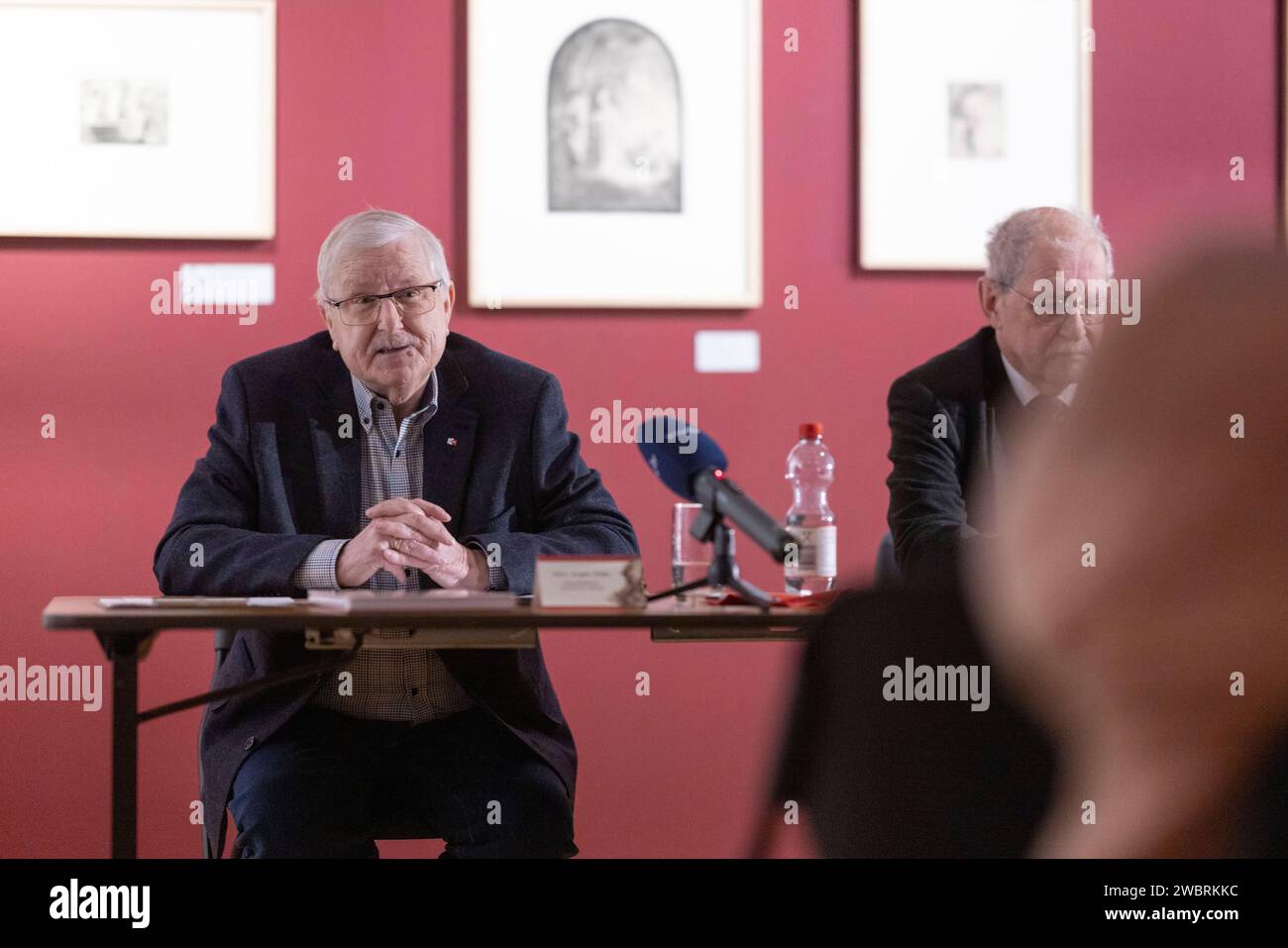 Rembrandt Kunsthaus Apolda 12012024 - Der Vorsitzende des Kunstvereins Apolda, Hans Juergen ...