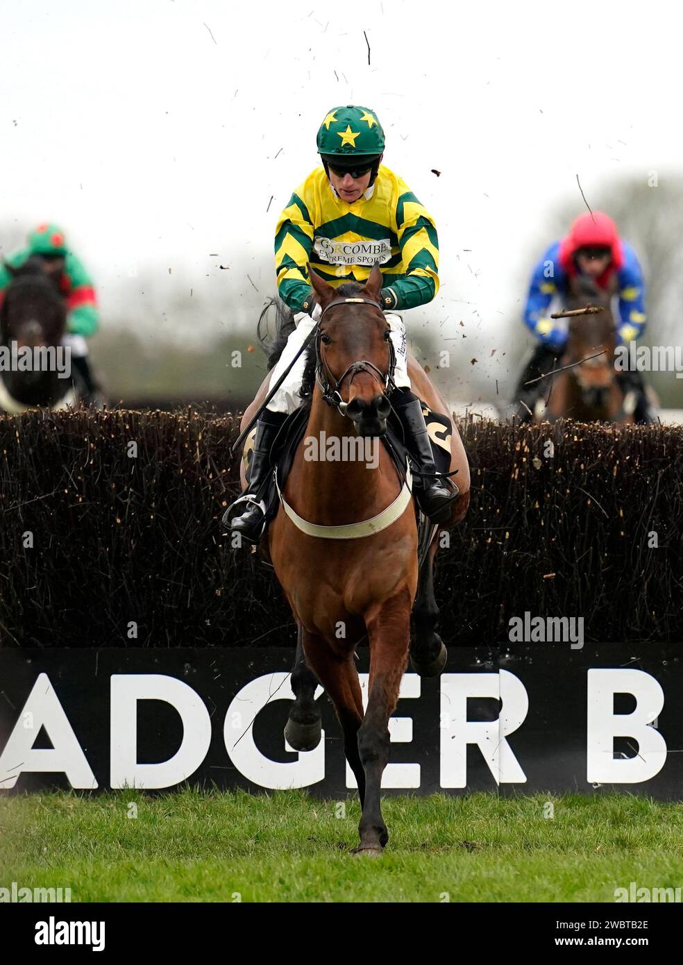 Flash Gorcombe monté par le jockey Harry Kimber sur leur chemin pour ...