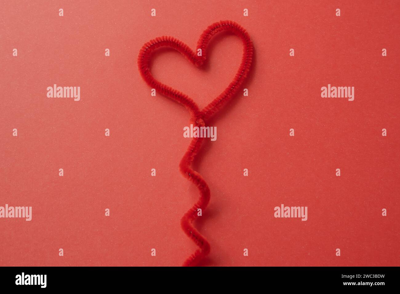 Coeur de fil Banque de photographies et d’images à haute résolution - Alamy