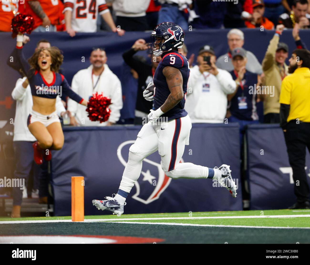 13 janvier 2024 : Texans Tight End Brevin Jordan (9) marque sur une ...