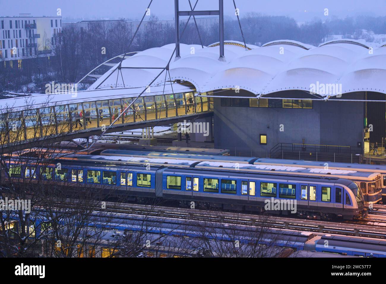 Frottmaning u bahn station in munich Banque de photographies et d’images à haute résolution - Alamy