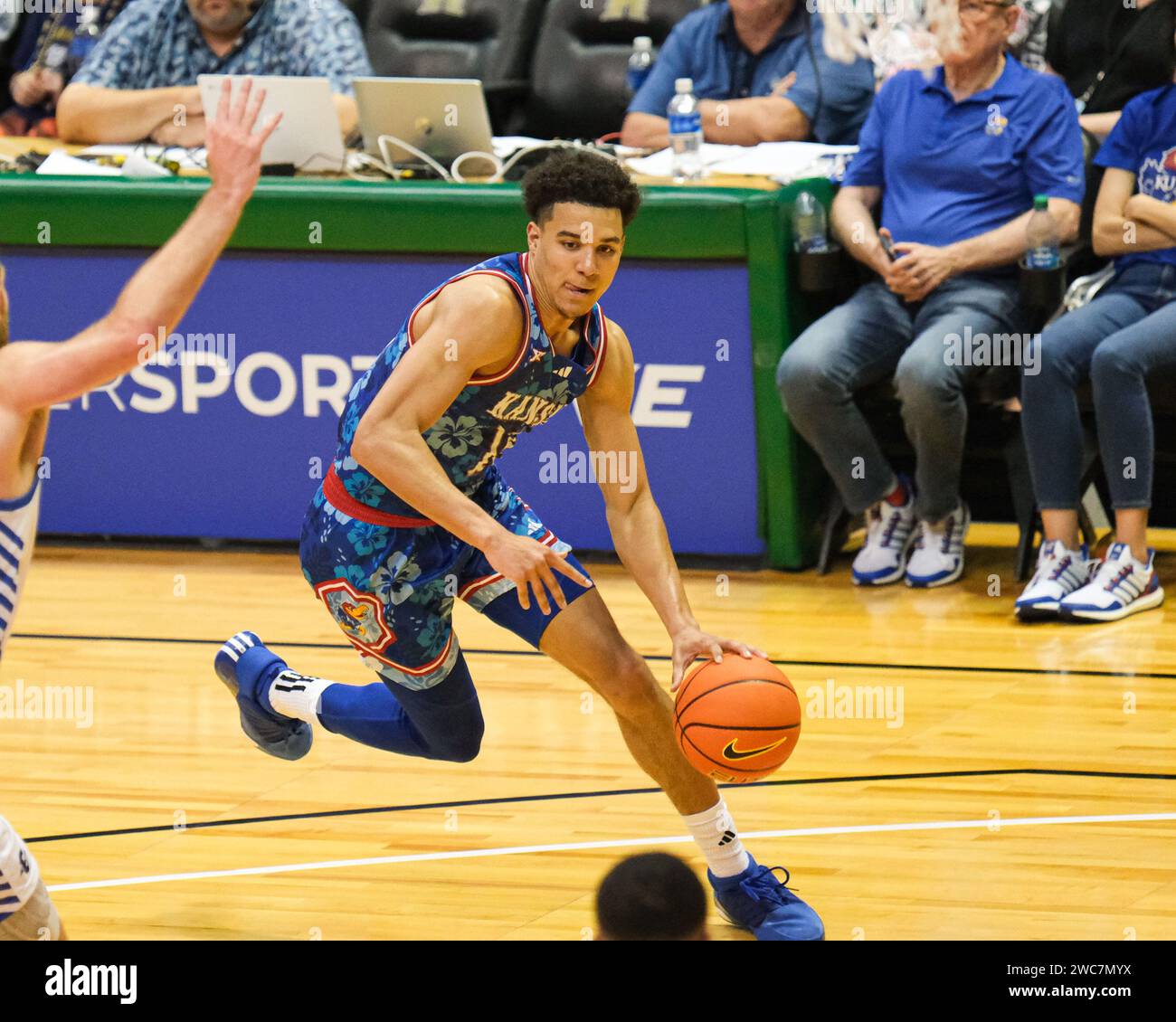 20 novembre 2023 : le garde du Kansas Kevin McCullar Jr. (15 ans) se ...