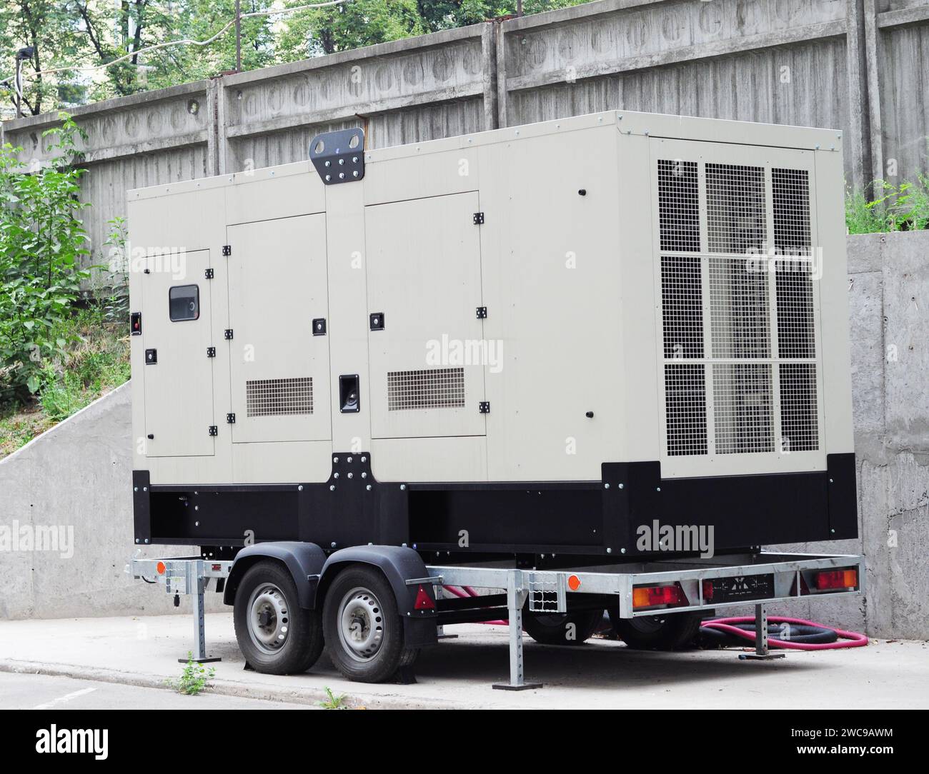 Un chariot pour groupe électrogène blanc, un générateur de gaz naturel ...
