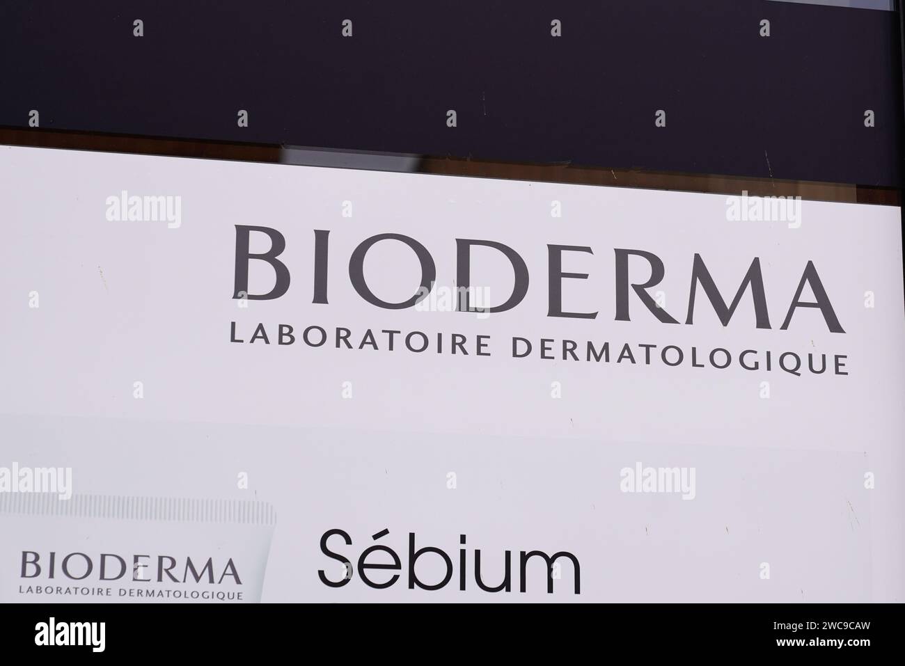 Bioderma logo Banque de photographies et d’images à haute résolution ...