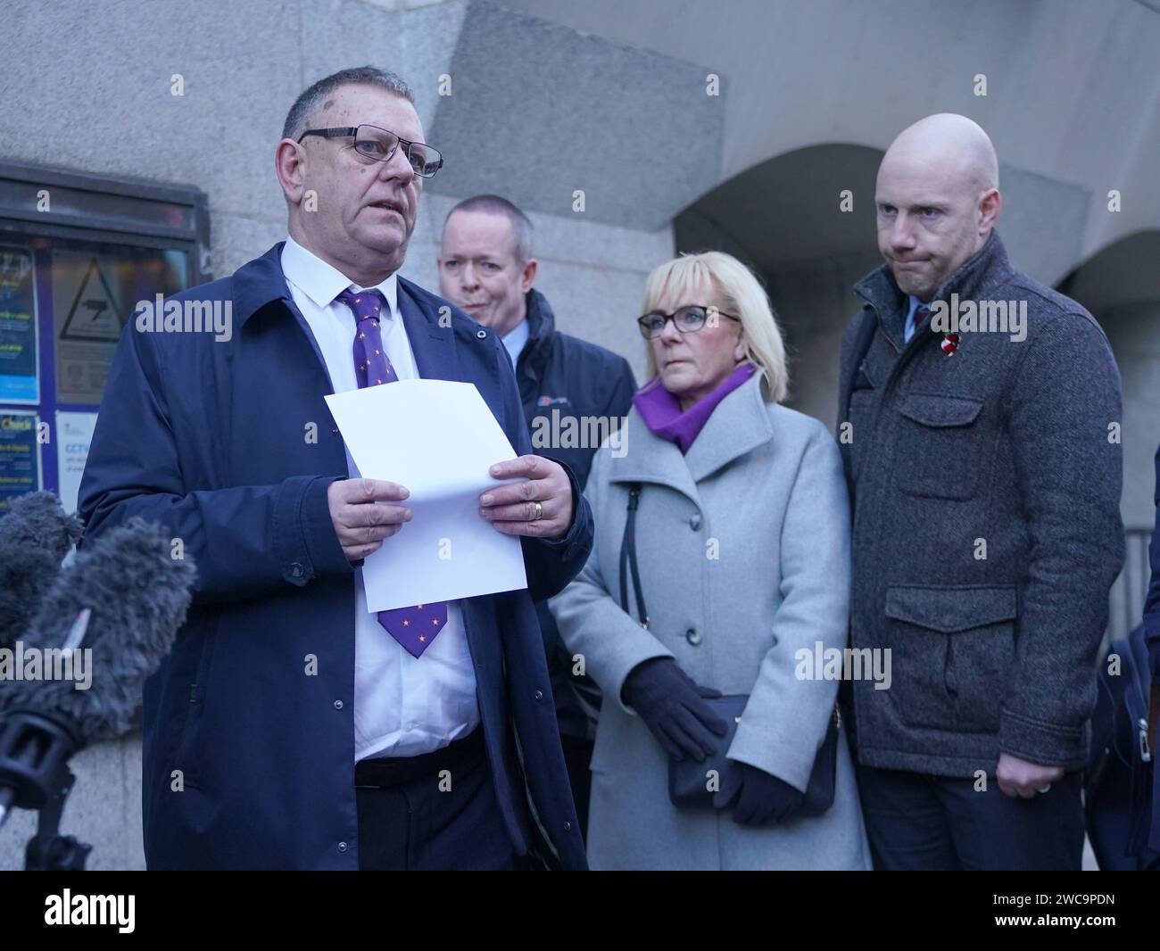 (De gauche à droite) Gary Furlong, Andrew Wails, Jan Furlong et Gary ...