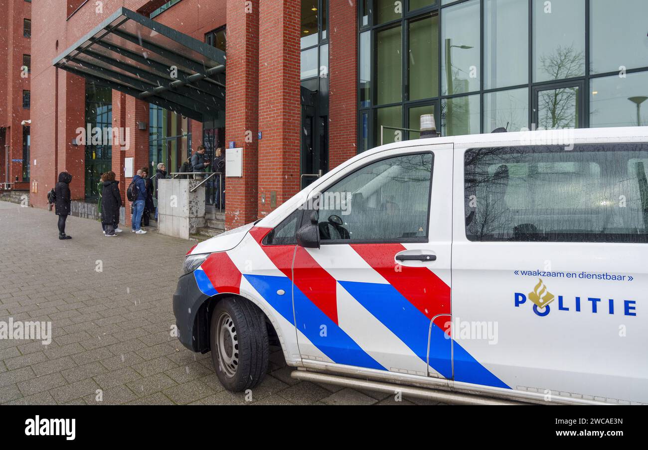 ROTTERDAM - extérieur de la cour, où la première audience publique a ...