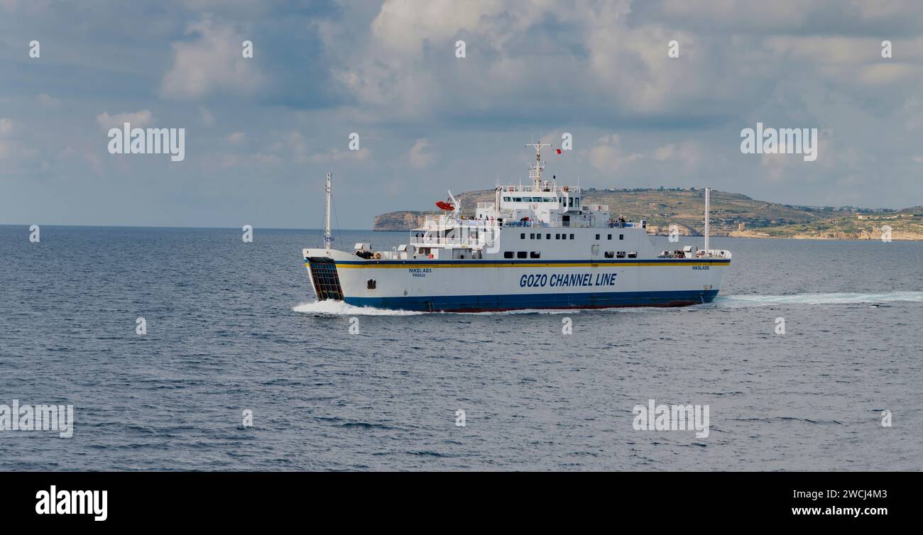 Gozo ferry cirkewwa port malta Banque de photographies et d’images à ...