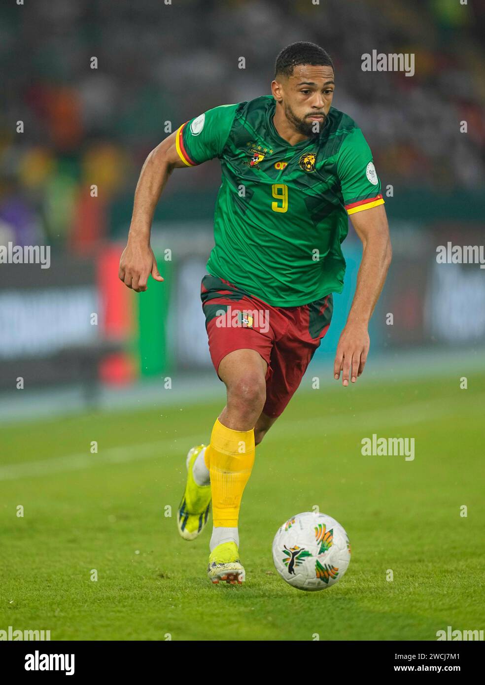 Janvier 15 2024 : Franck Mario Magri (Cameroun) contrôle le ballon lors ...