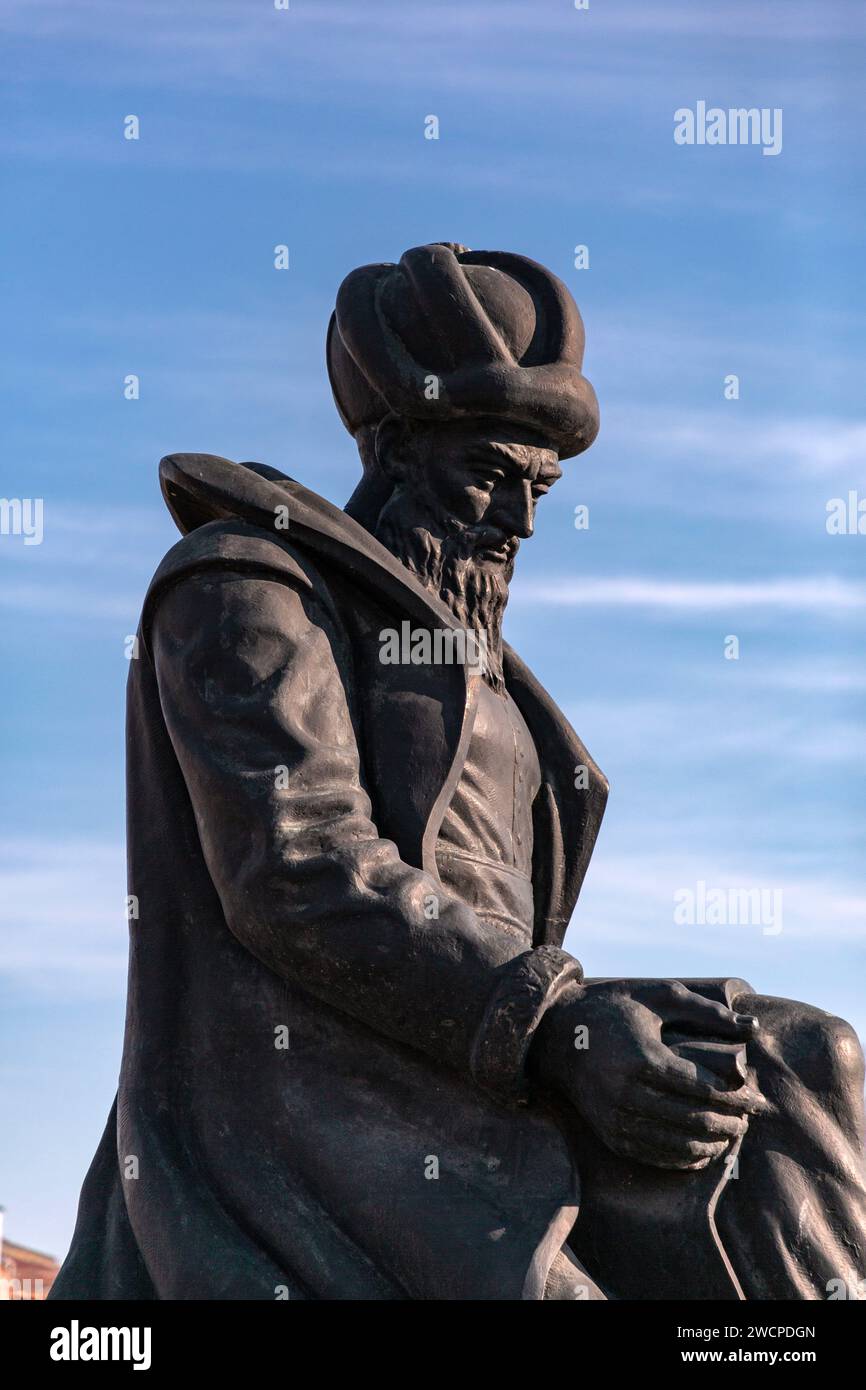Edirne, Turkiye - 14 JANVIER 2024 : statue de Mimar Sinan, le ...