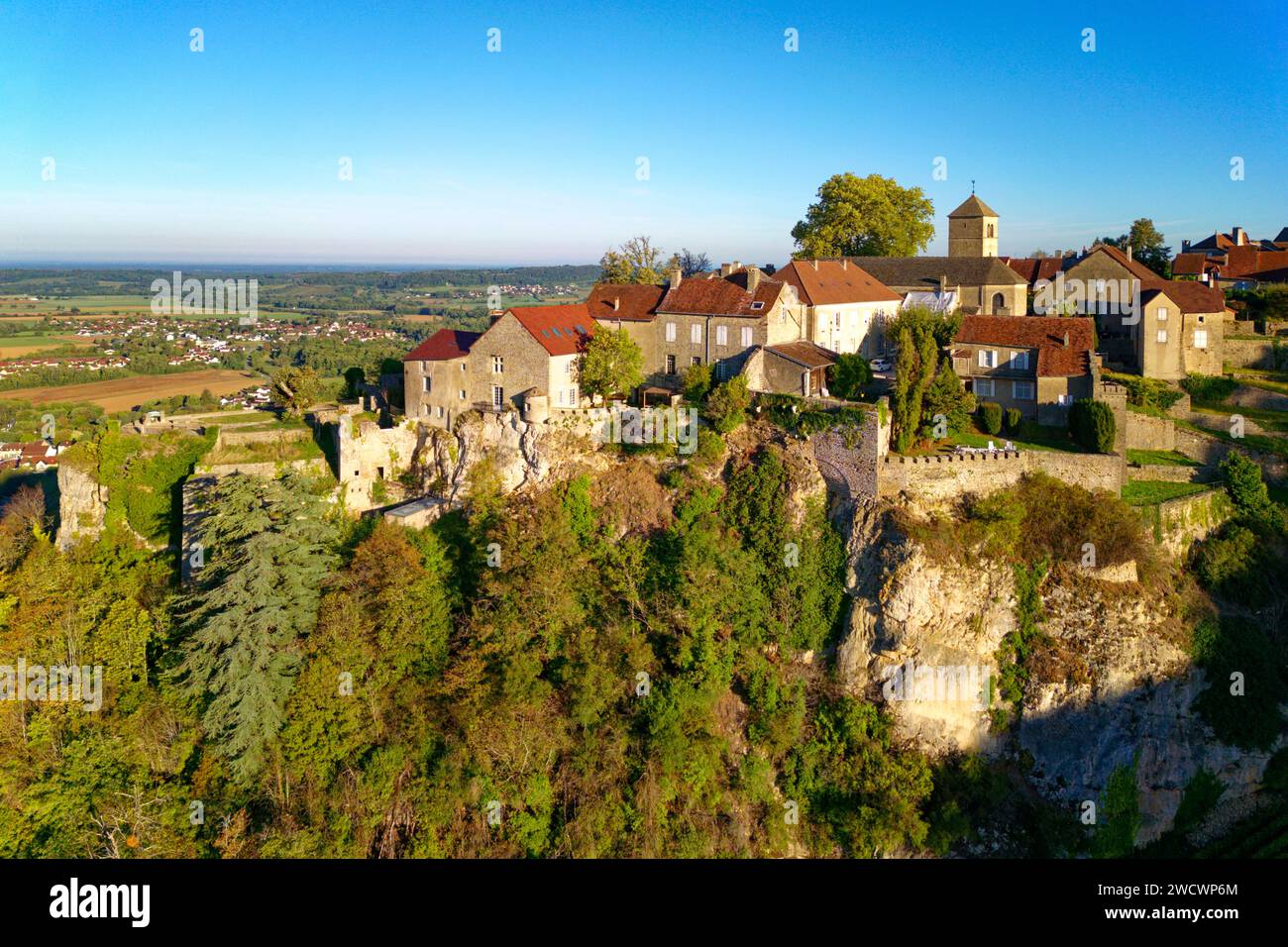 France, Jura, Château Chalon, étiqueté les plus Beaux villages de ...