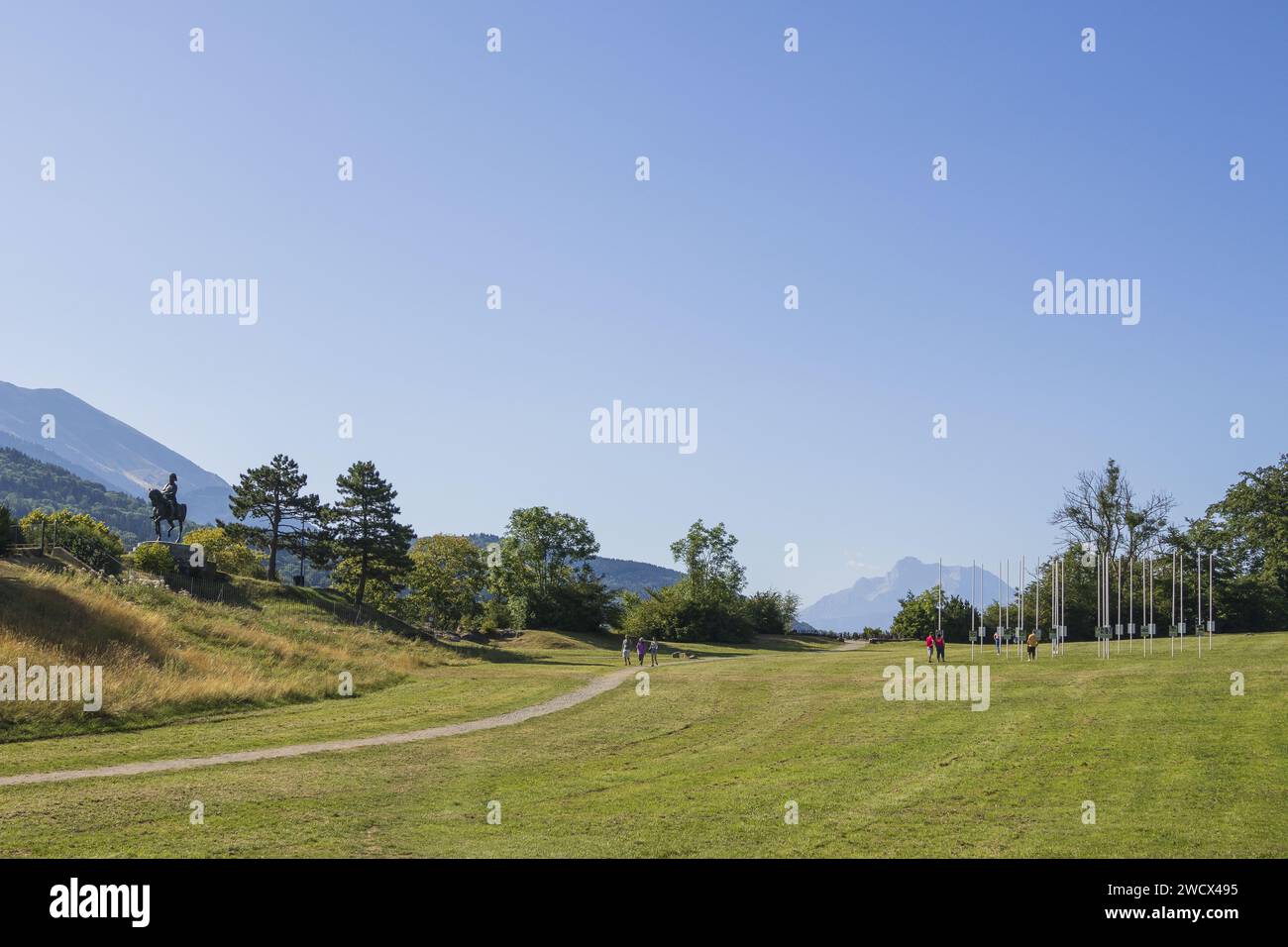 France, Isère, Laffrey le long de la route Napoléon RN 85, Prairie de ...