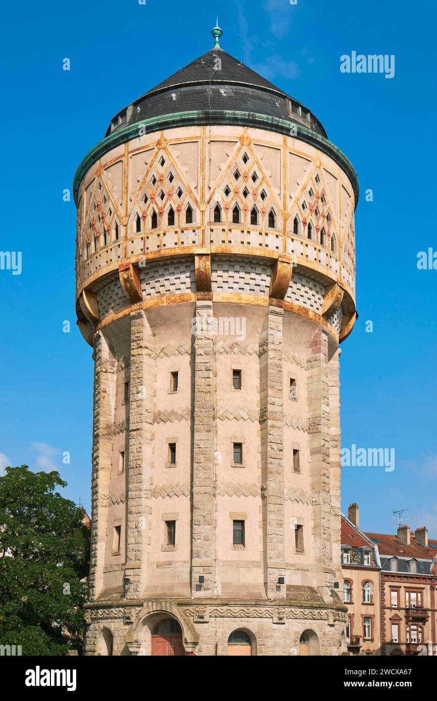 France, Moselle, Metz, quartier impérial, l'ancien château d'eau de la gare qui alimentait en ...