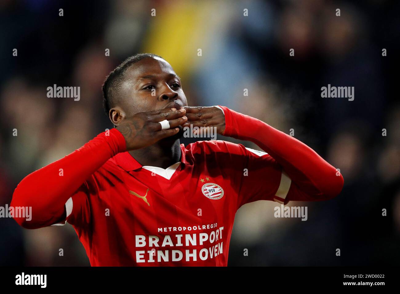 EINDHOVEN - Johan Bakayoko du PSV Eindhoven célèbre le 3-0 lors de la ...