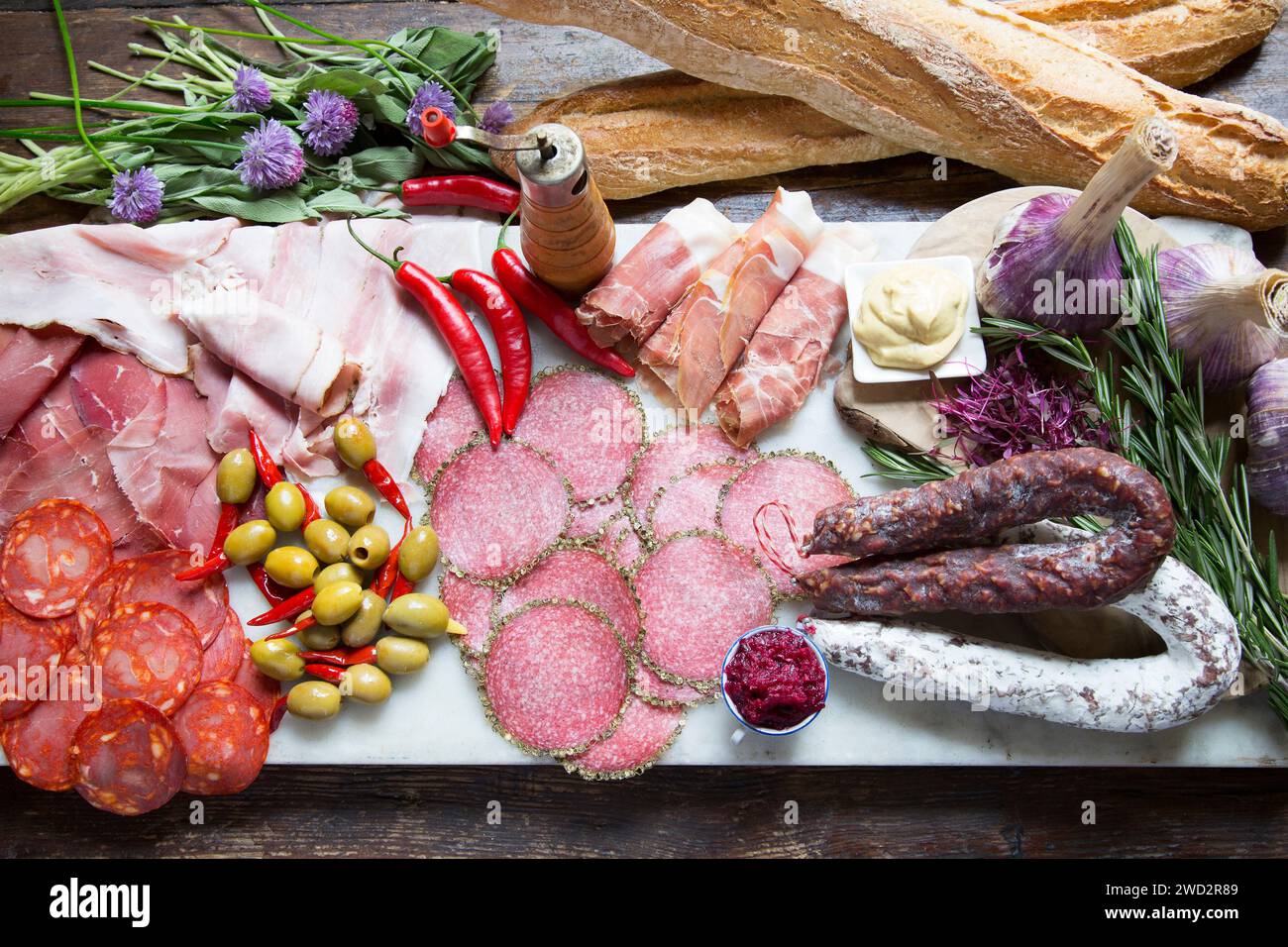 Planche charcuterie Banque de photographies et d’images à haute ...