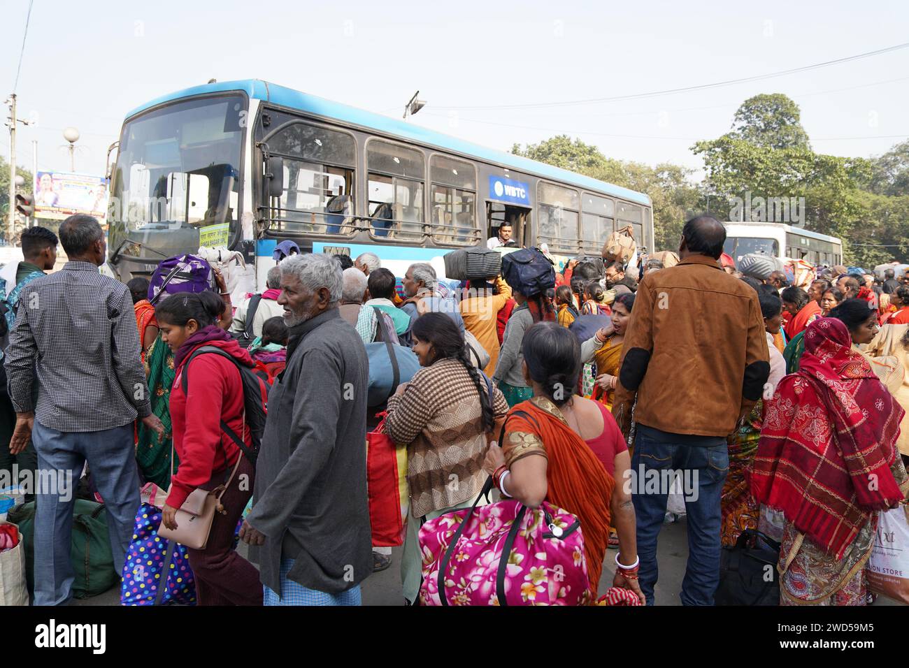 Les dévots se rendent avec impatience à l'île de Sagar, située à 117 km ...