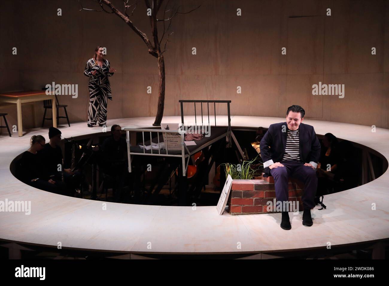 Marie Sofie Jacob als Lisa und Nicholas Malakul als Sou-Chong, Prinz ...