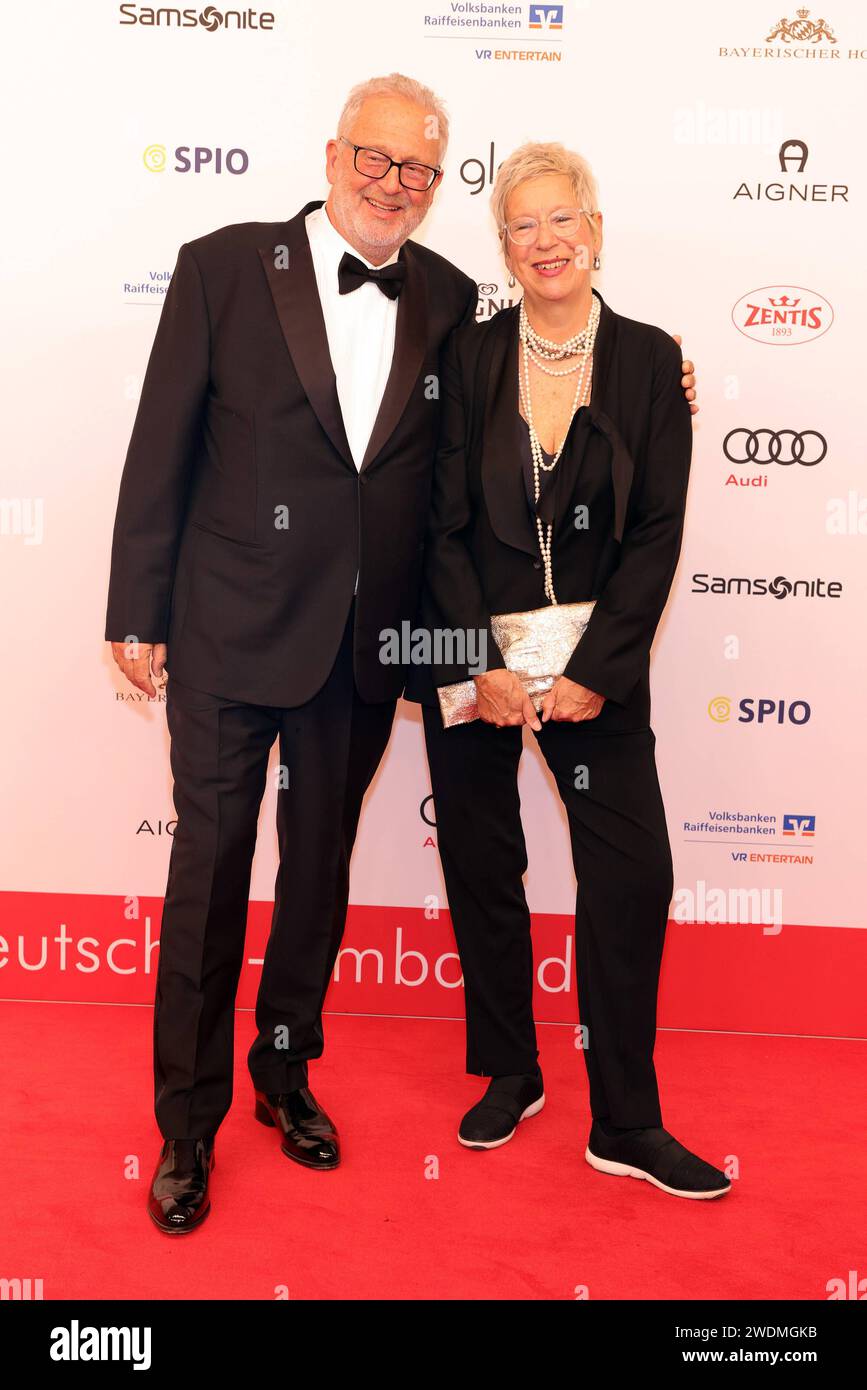 Deutscher Filmball 2024 Doris Dörrie und Martin Moszkowicz beim ...