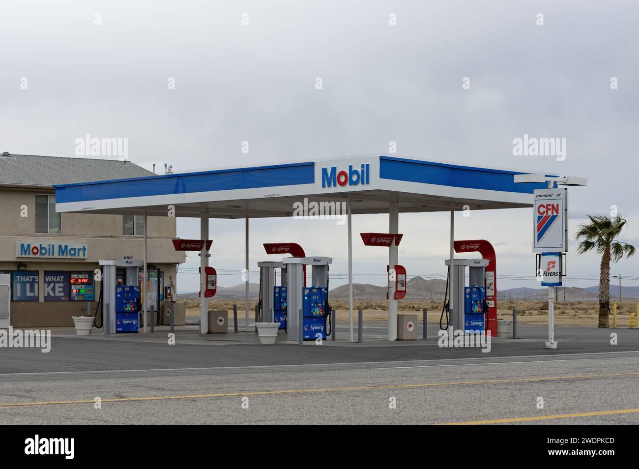 Mobil gas station logo Banque de photographies et d’images à haute ...