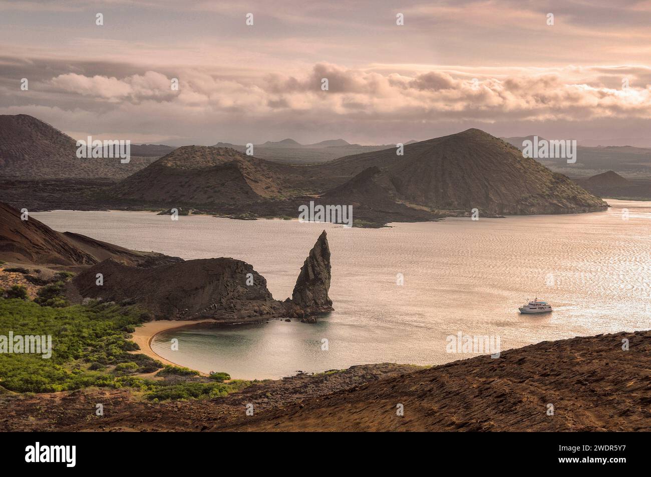 Tuff cone Banque de photographies et d’images à haute résolution - Alamy