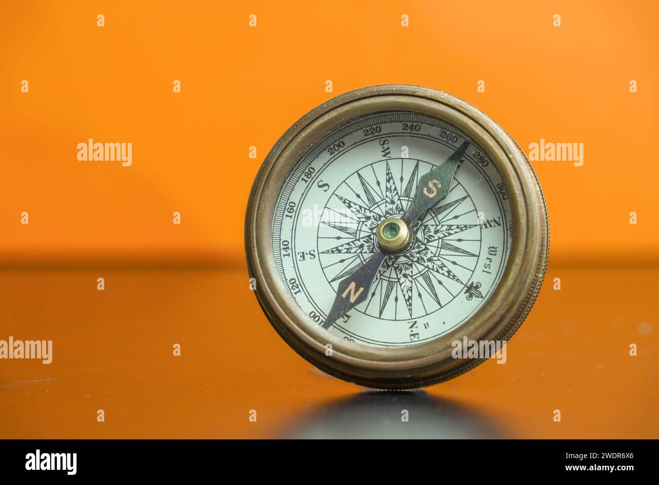 Navigational instrument Banque de photographies et d’images à haute ...