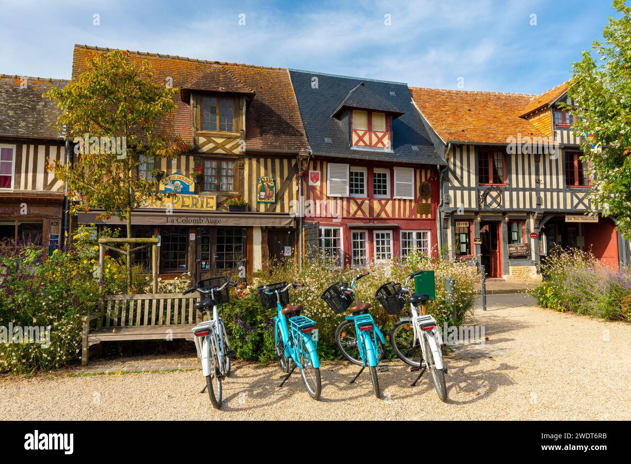 Normandy village Banque de photographies et d’images à haute résolution - Alamy
