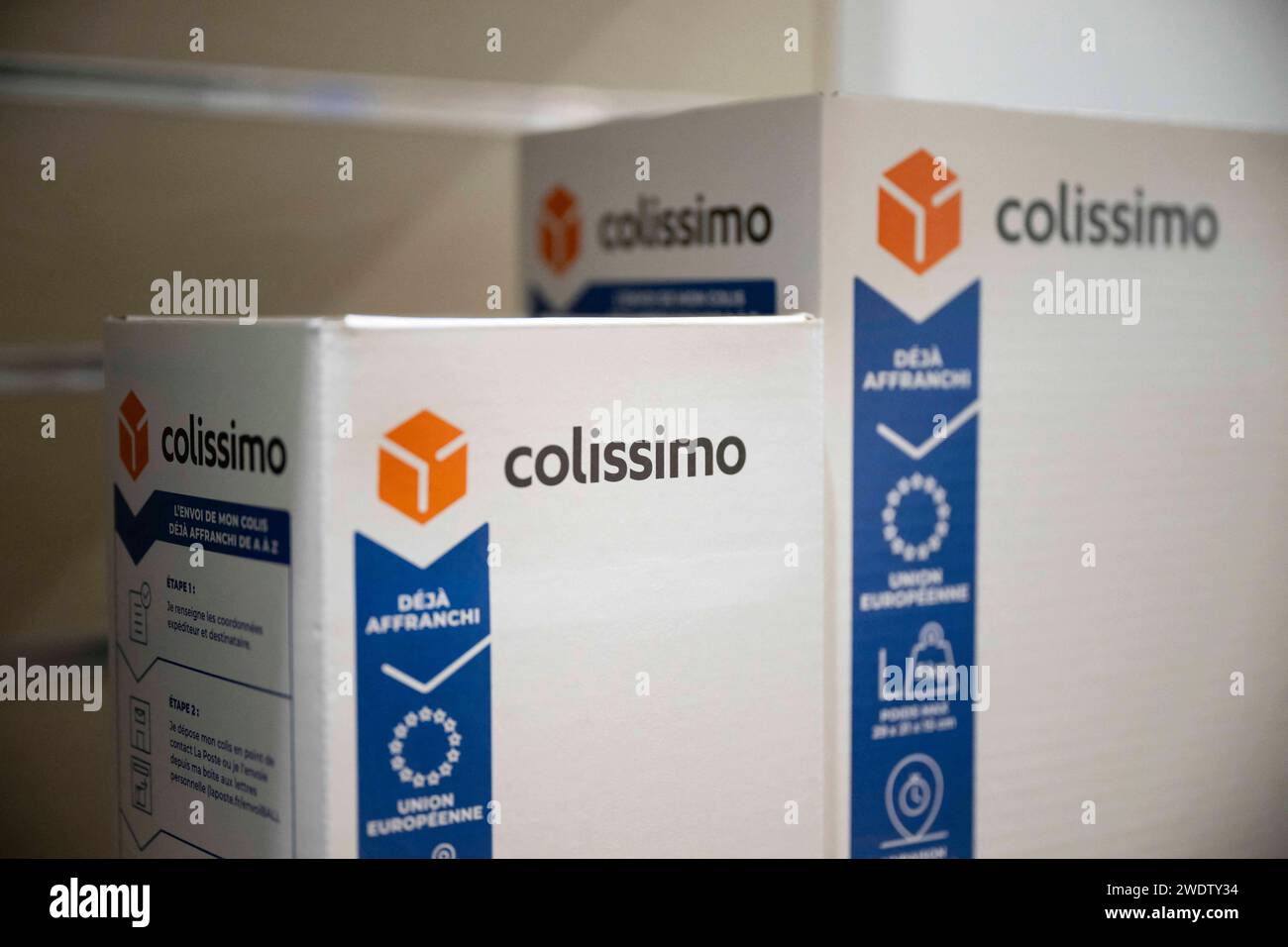 Logo colissimo Banque de photographies et d’images à haute résolution - Alamy