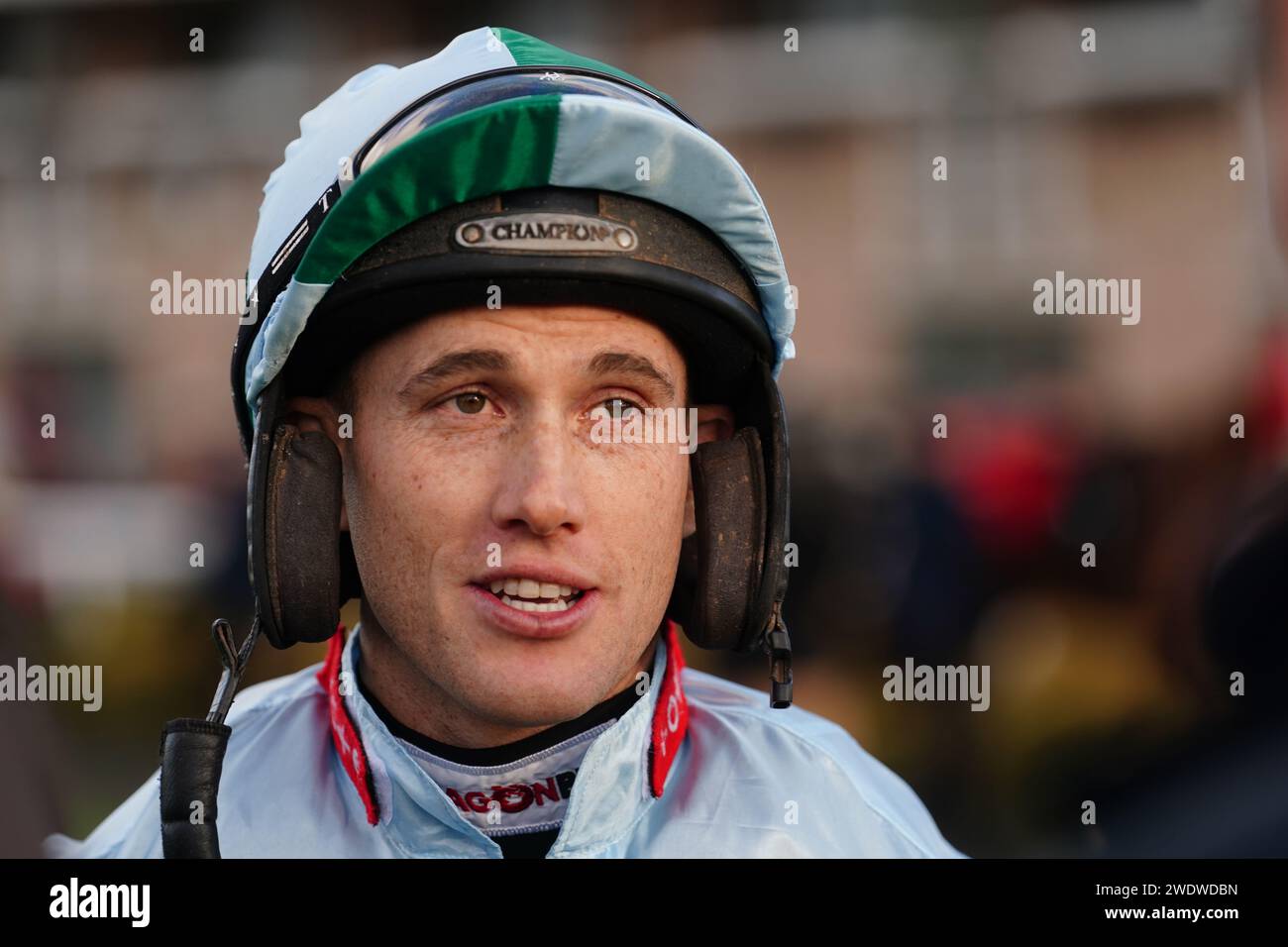 Le jockey Alan Johns à l'hippodrome de Warwick. Date de la photo ...