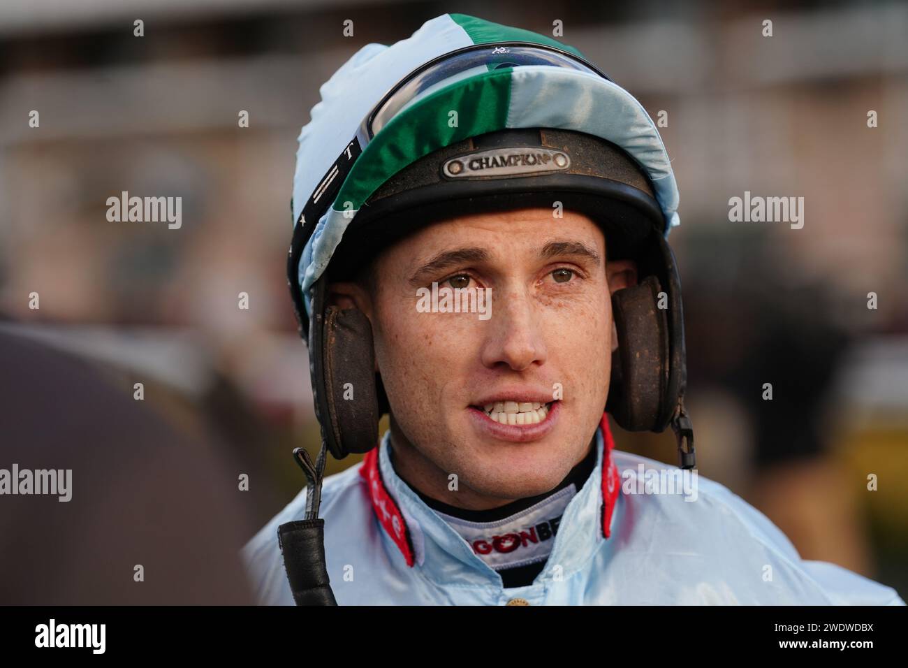 Le jockey Alan Johns à l'hippodrome de Warwick. Date de la photo ...