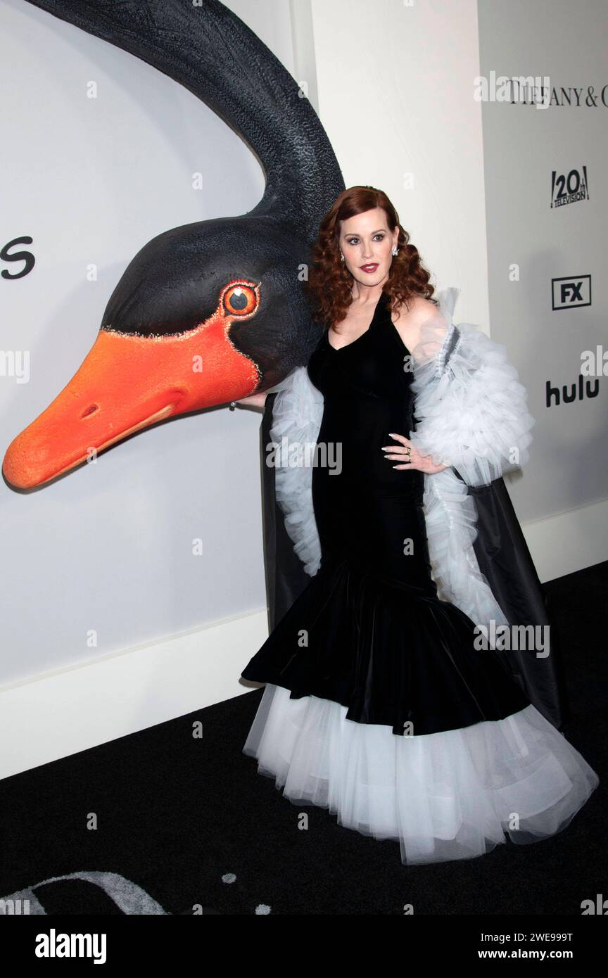 Molly Ringwald BEI der Premiere der FX Serie Feud : Capote vs. The ...