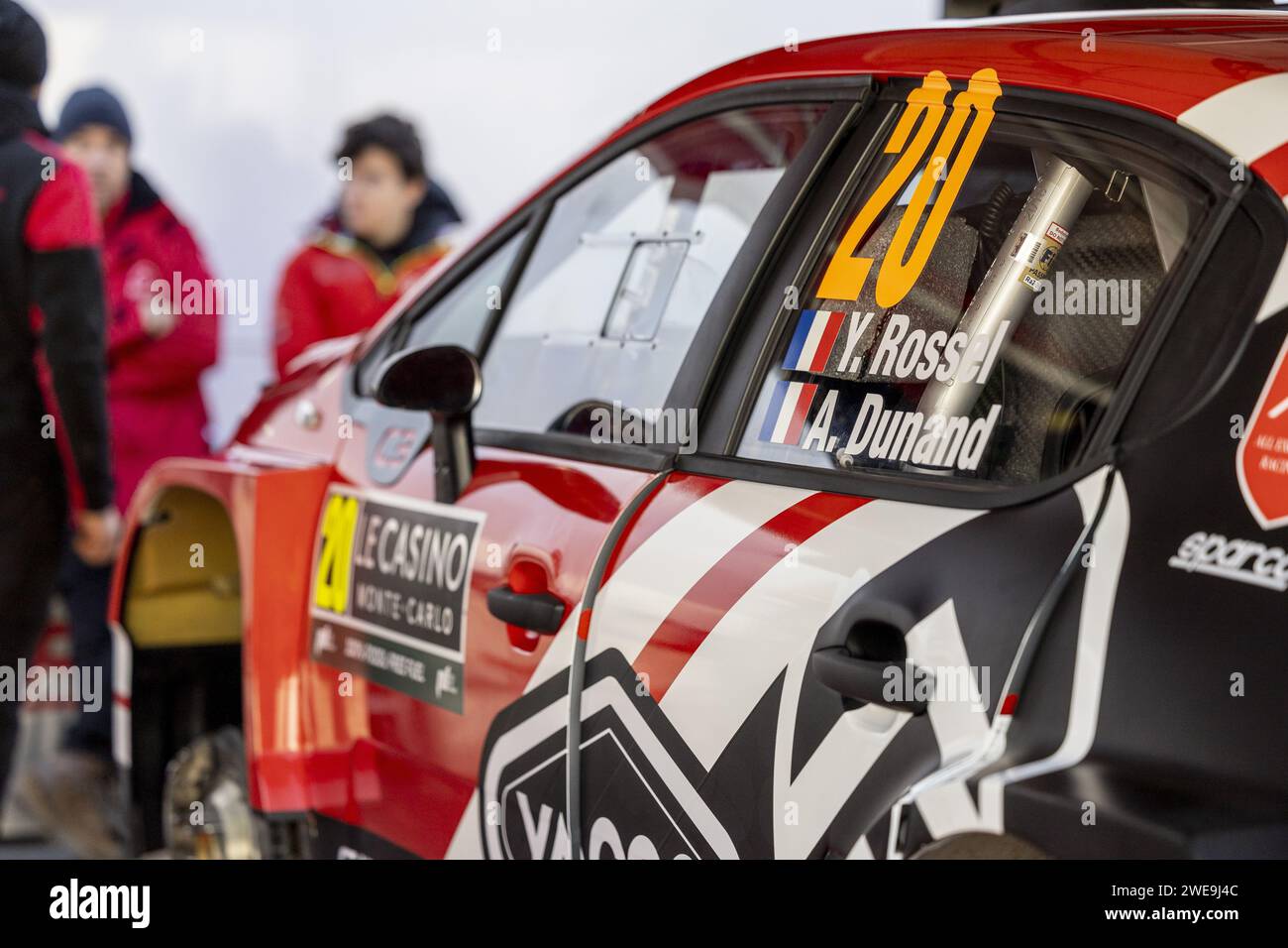 20 ROSSEL Yohan, DUNAND Arnaud, Citroën C3 Rally2, service lors du ...