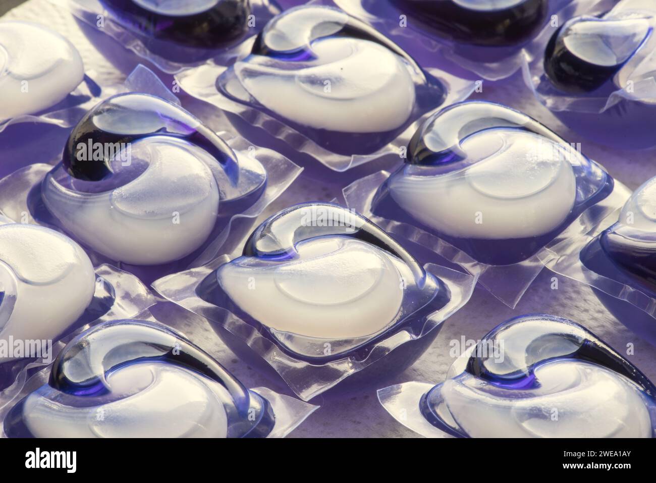 Les dosettes à lessive sont des sachets pelliculés de détergent ...