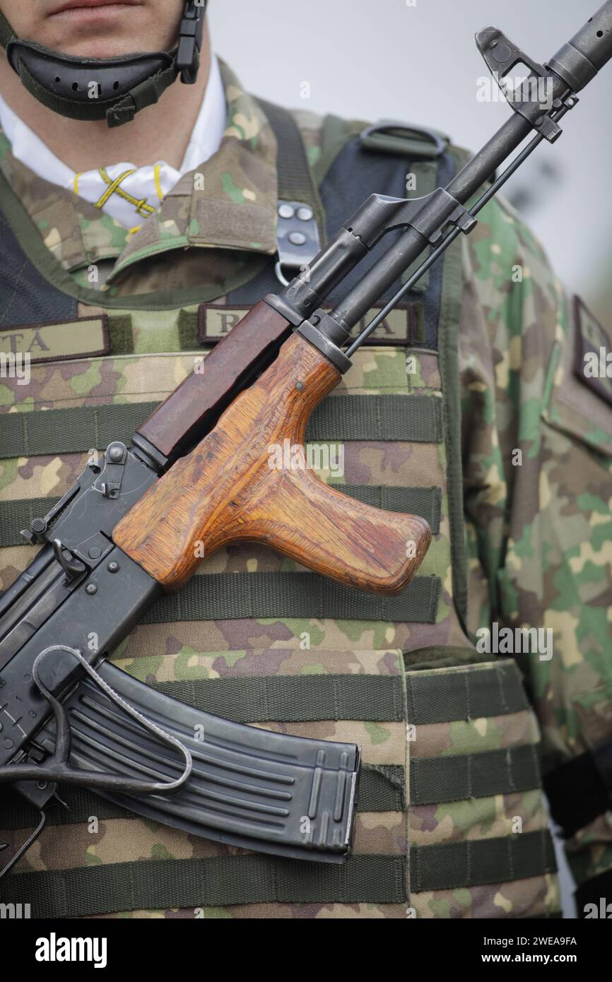 Bucarest, Roumanie - 24 janvier 2024 : Détails avec un soldat de l ...