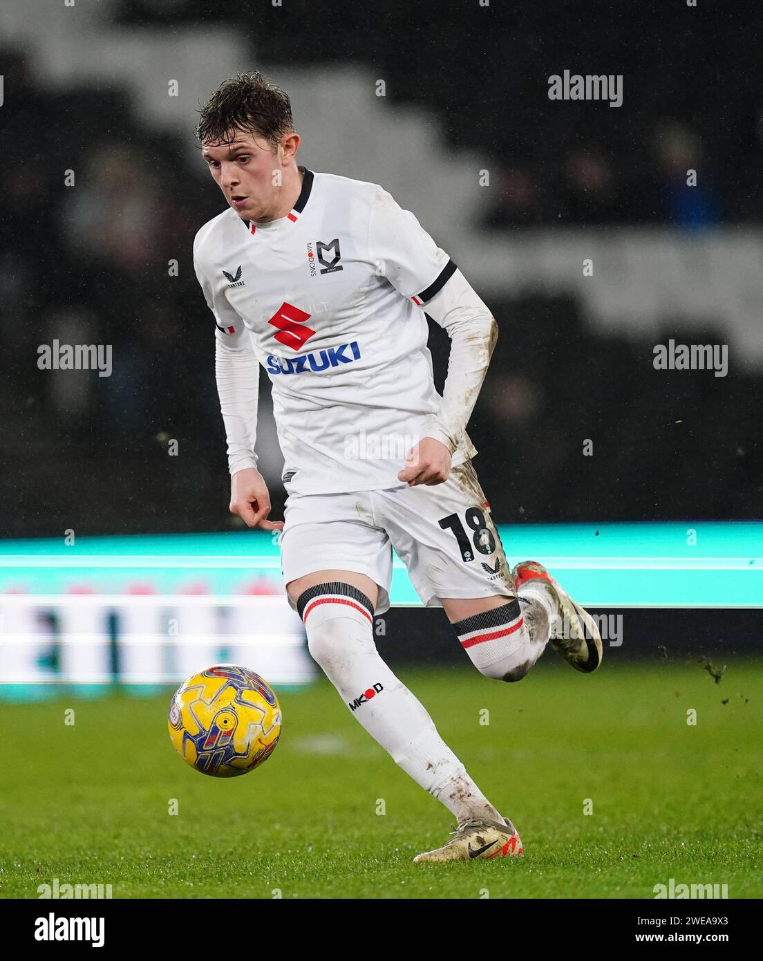 Milton Keynes Dons' Max Dean lors du match de Sky Bet League Two au ...