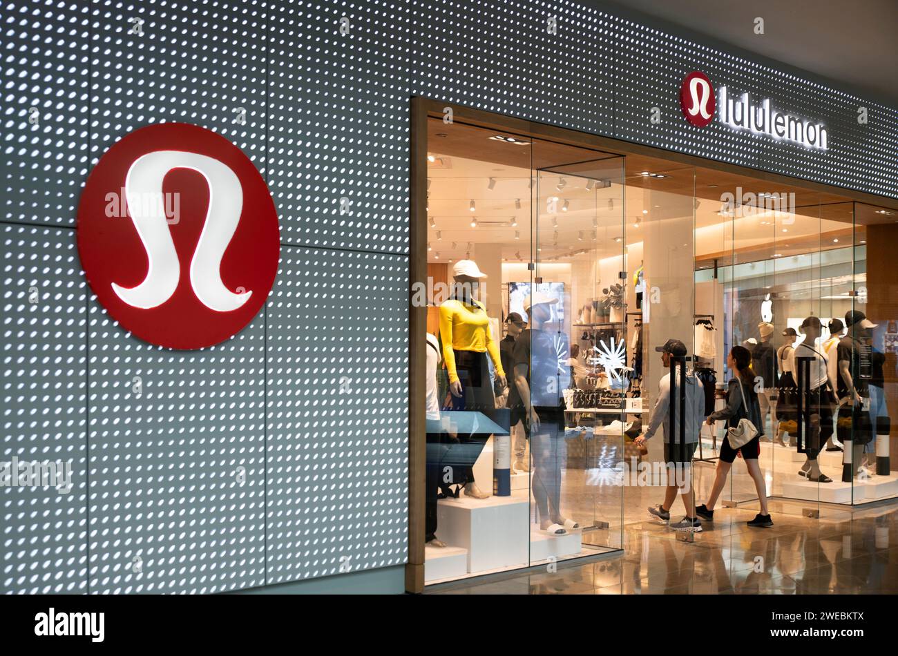 Lululemon store Banque de photographies et d’images à haute résolution ...