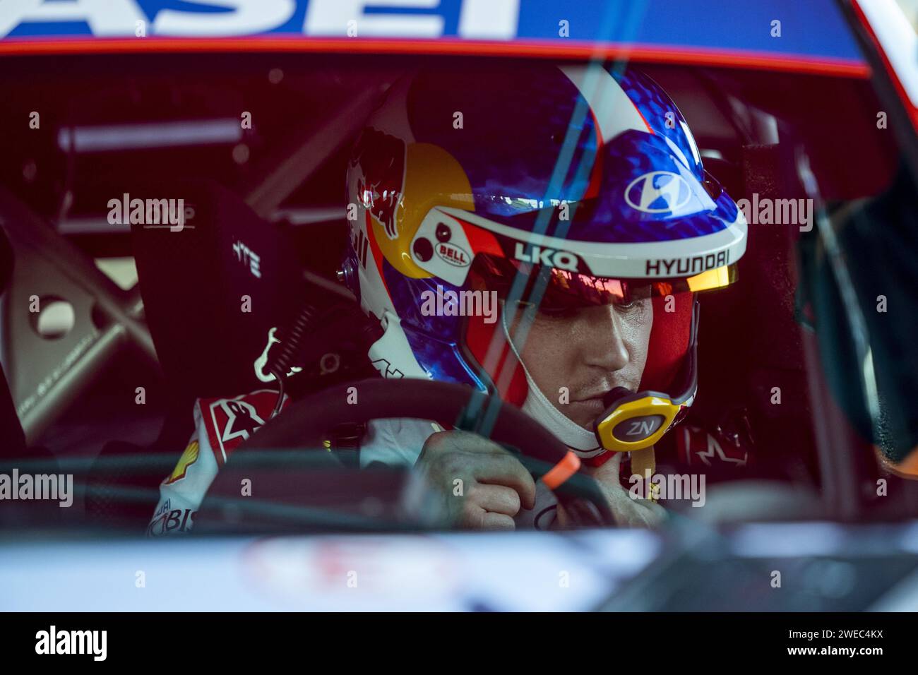 NEUVILLE Thierry, Hyundai I20 Rally1, portrait lors du Rallye automobile Monte Carlo 2024, 1e ...